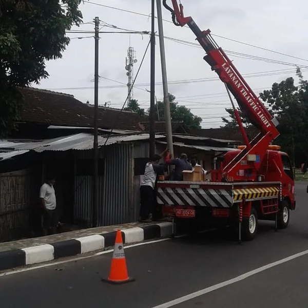 Berita | pemeliharaan alat penerangan jalan | Dinas Perhubungan ...